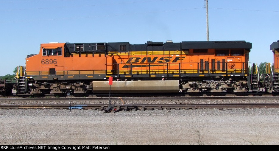 BNSF 6896